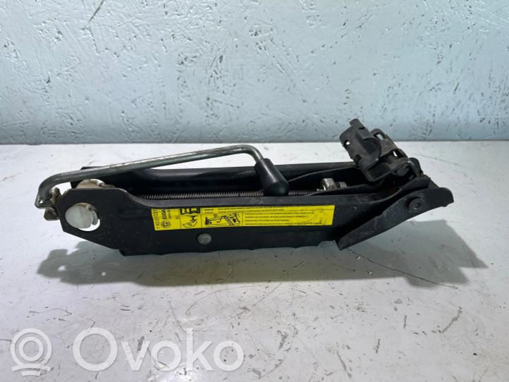1K0011031K Skoda Octavia Mk2 (1Z) Lift Jack, 15.00 € | RRR