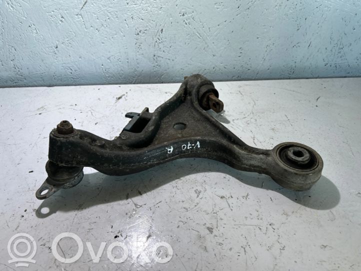 Volvo V70 Front lower control arm/wishbone, 20.00 € | RRR