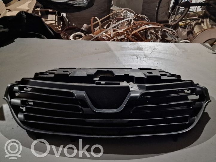 623108673R Renault Trafic III (X82) Front bumper upper radiator grill ...