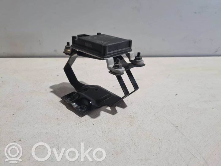 284385XA0A Mercedes-Benz W470 Distronic sensor radar, 130.00 € | RRR