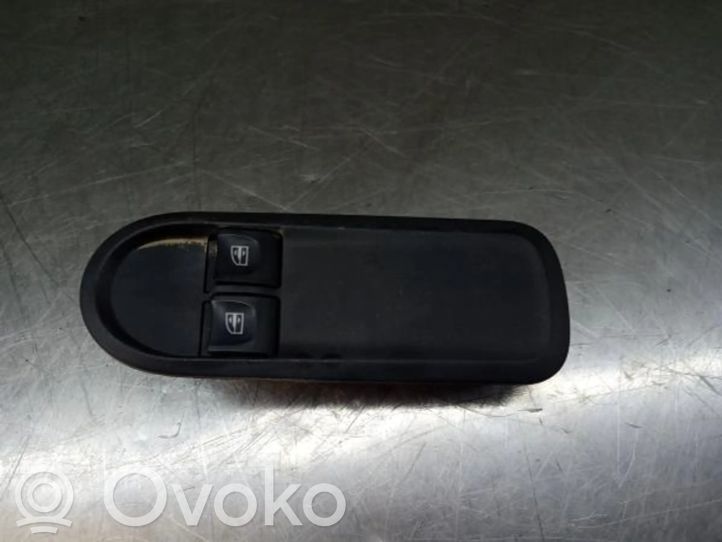 254110431R Dacia Duster Interrupteur commade lève-vitre, 17.25 € | OVOKO