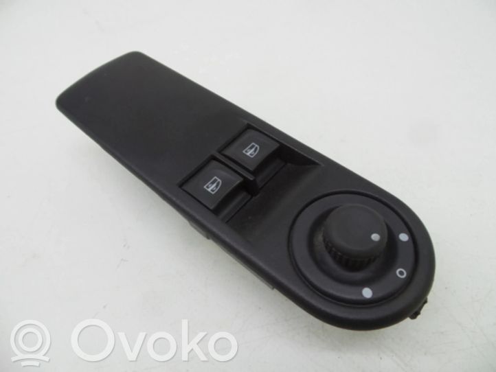 254118044R Renault Clio IV Interrupteur commade lève-vitre, 17.25 € | OVOKO