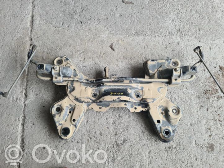 Peugeot 208 Front subframe, 115.00 € | RRR