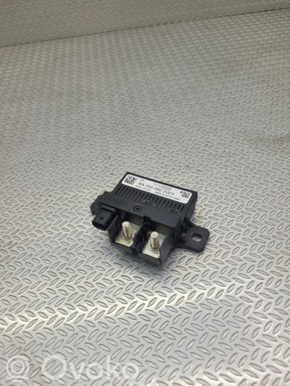 A0009822023 Mercedes-Benz E A207 Charging relay, 5.00 € | RRR