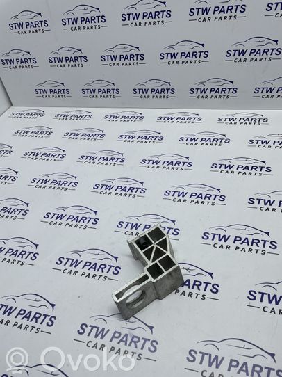 2135010720 Mercedes-Benz E AMG W213 Support, fixation radiateur, 15.00 ...