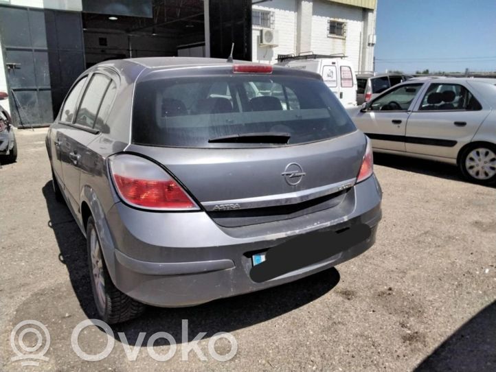 PARAGOLPESTRASERO Opel Astra H Rear bumper, 73.14 € | RRR