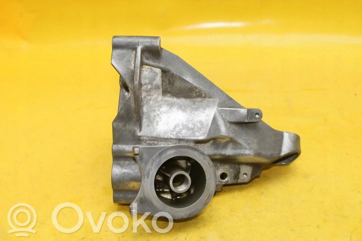 022199354A Volkswagen Phaeton Oil filter mounting bracket, 28.10 € | RRR