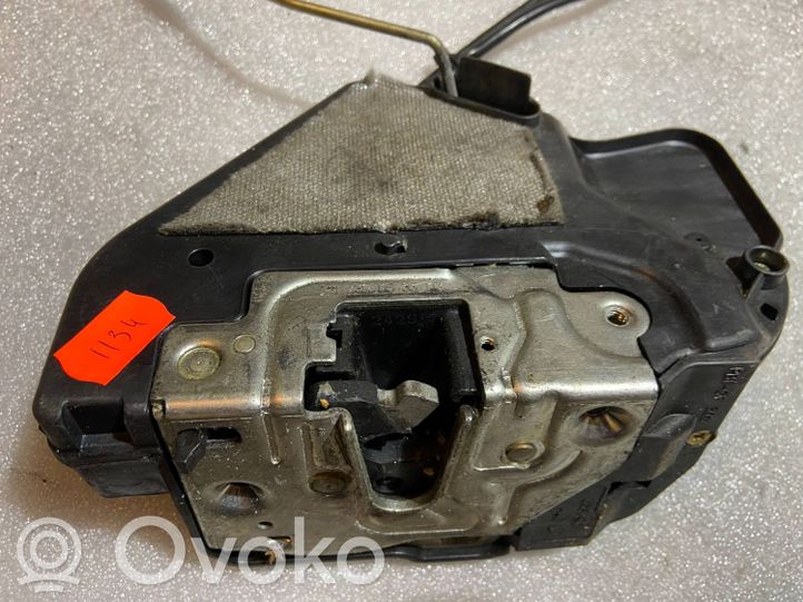 a2117300535 Mercedes-Benz E W211 Serrure de porte arrière, 15.00 € | OVOKO