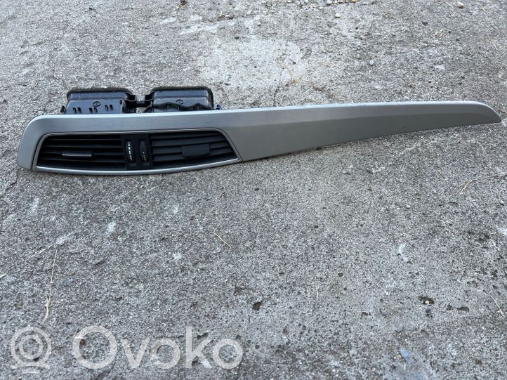 A2048306154 Mercedes-Benz C W204 Dash center air vent grill, 40.00 € | RRR