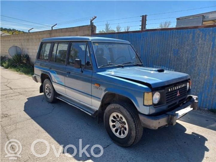 Mitsubishi Montero Front wheel hub spindle knuckle, 54.99 € | RRR