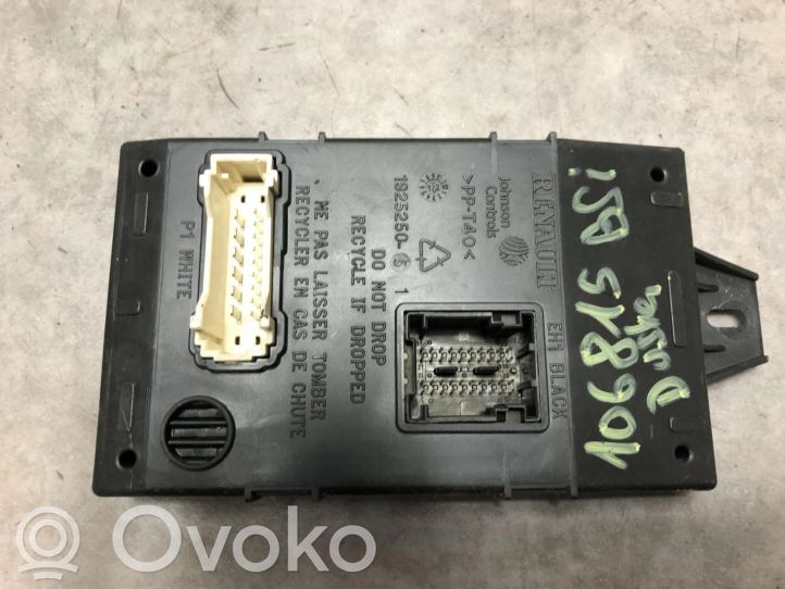 284B14267R Dacia Duster Fuse box set, 104.00 € | RRR