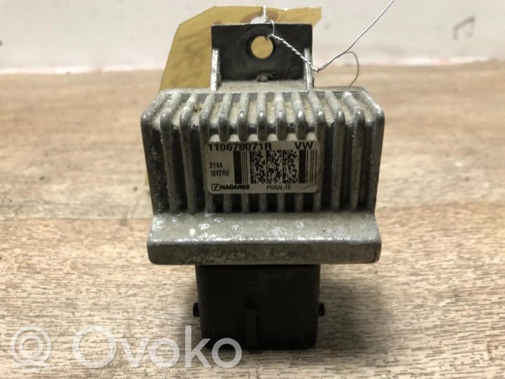 110678071R Dacia Duster Glow plug pre-heat relay, 29.00 € | RRR