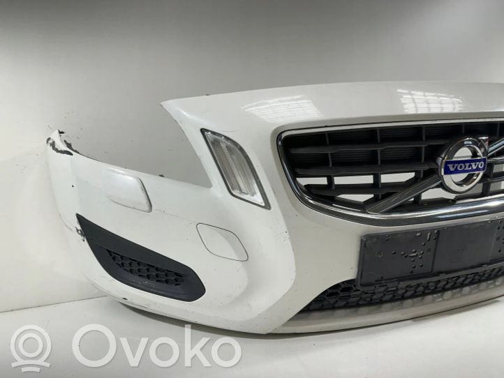 Volvo V60 Front bumper, 471.62 € | RRR