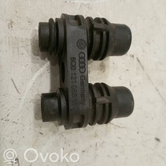 6Q0121065M Volkswagen Polo V 6R Durite de refroidissement tube, 27.06 € | OVOKO