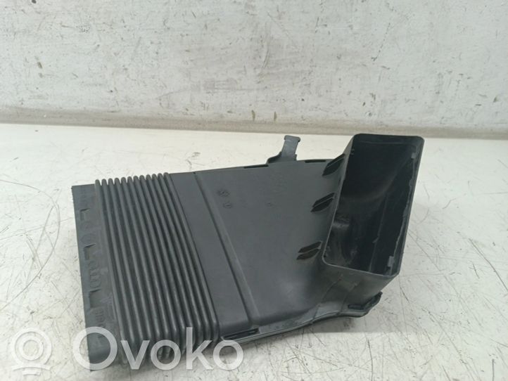 8E0129617D Audi A4 S4 B7 8E 8H Air intake hose/pipe, 33.82 € | RRR