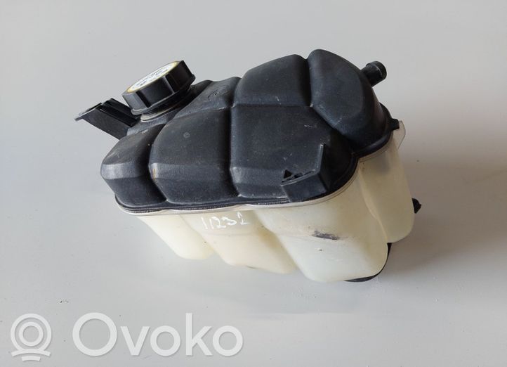 Volvo V70 Coolant expansion tank/reservoir, 27.36 € | RRR