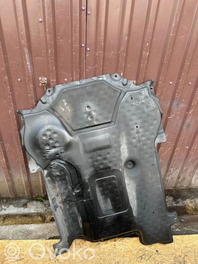 A2045203323 Mercedes-Benz C W204 Engine splash shield/under tray, 12.99 ...