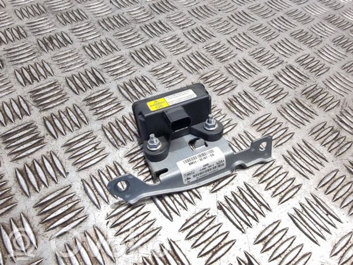 8M513C187EA Ford Focus ESP acceleration yaw rate sensor, 20.00 € | RRR