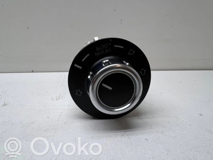 7P6927135 Volkswagen Touareg II Commande bouton réglage hauteur de ...