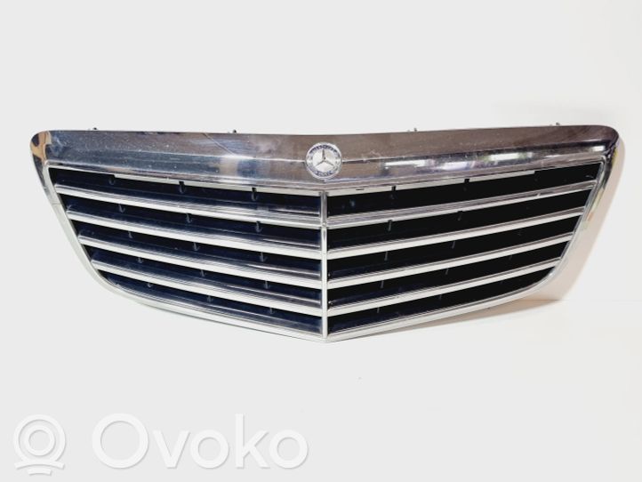 A2118801783 Mercedes-Benz E W211 Grille de calandre avant, 90.00 € | OVOKO