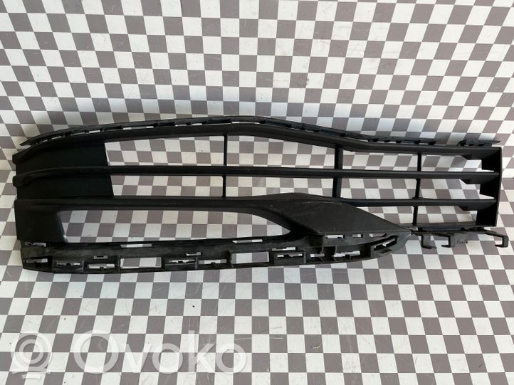 51117385261 BMW 5 G30 G31 Front bumper lower grill, 30.00 € | RRR