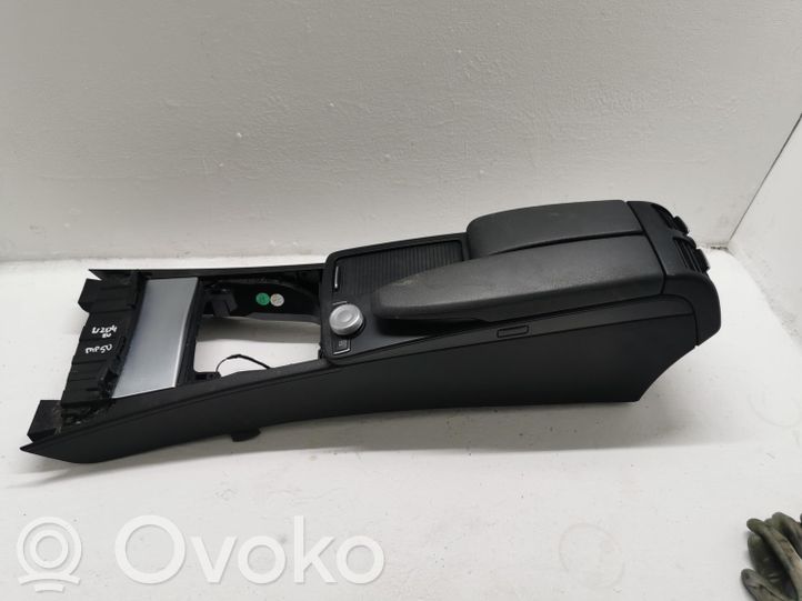 Mercedes-Benz C W204 Center console, 39.30 € | RRR