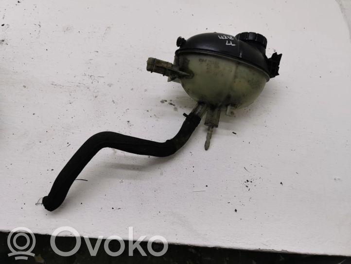 Mercedes-Benz E W212 Coolant expansion tank/reservoir, 4.61 € | RRR