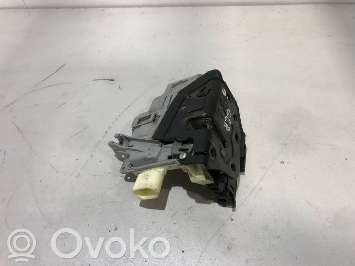 3C4839016A Volkswagen PASSAT B6 Rear door lock, 13.50 € | RRR