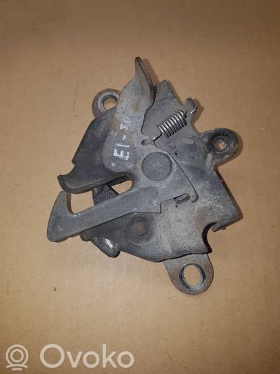 Toyota Yaris Engine bonnet/hood lock/catch, 15.00 € | RRR