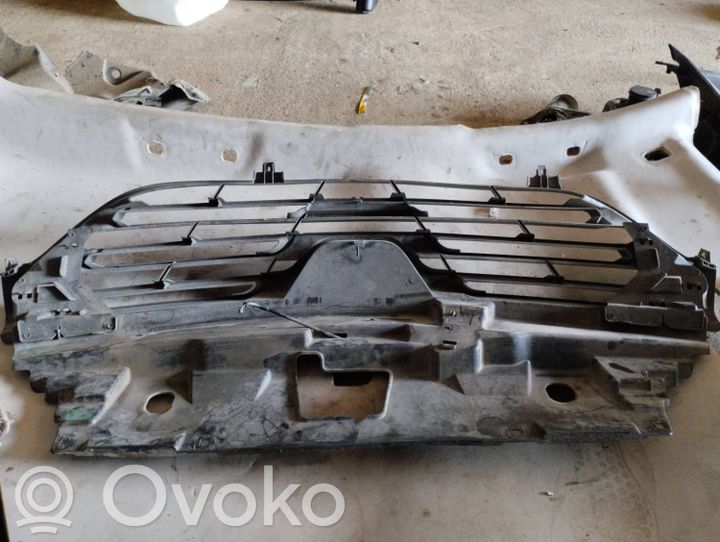 623108673R Renault Trafic III (X82) Grille calandre supérieure de pare ...