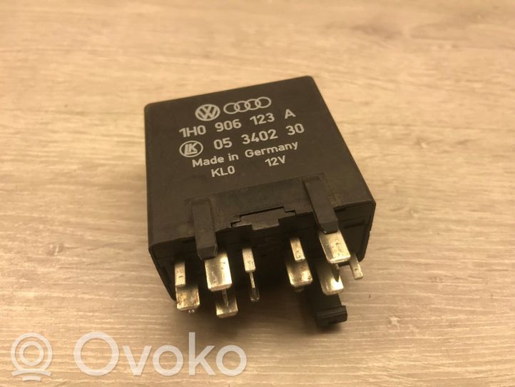 1H0906123A Audi A4 S4 B5 8D Autres relais, 11.24 € | OVOKO