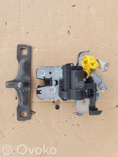 4M0827506D Audi Q7 4M Tailgate/trunk/boot lock/catch/latch, 35.00 € | RRR