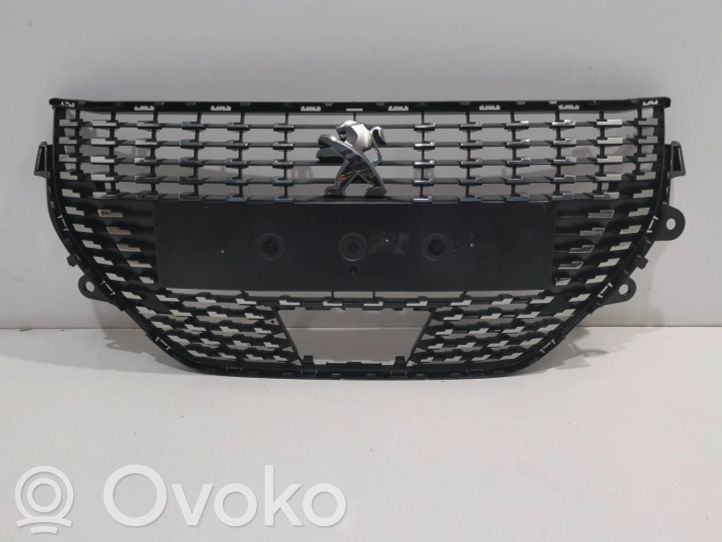 9823210080 Peugeot 208 Front bumper upper radiator grill, 305.88 € | RRR