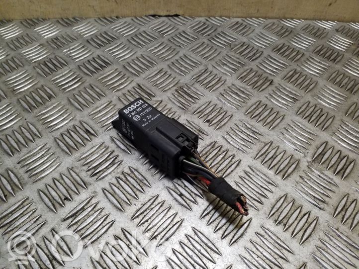 0281003028 Volkswagen Crafter Glow plug pre-heat relay, 14.00 € | RRR
