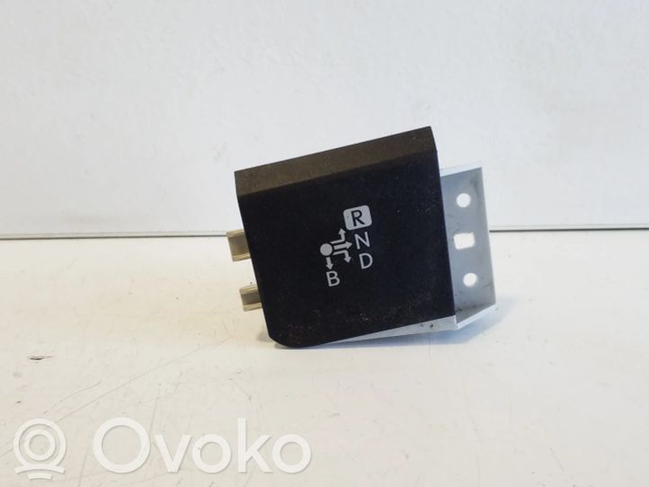 Lexus CT 200H Gear shift selector indicator, 12.00 € | RRR