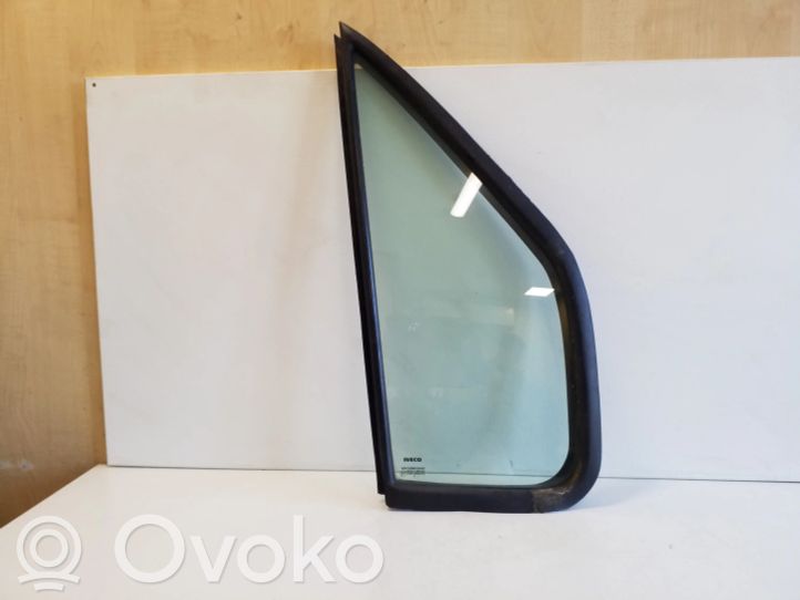 E943R000015 Iveco Daily 5th gen Front door vent window glass four-door ...
