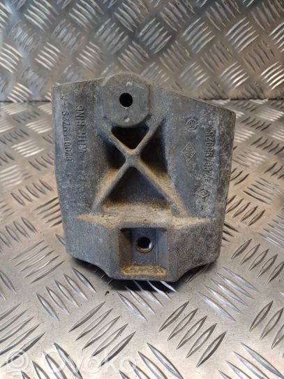 8200559729A Renault Clio III Engine mounting bracket, 12.00 € | RRR