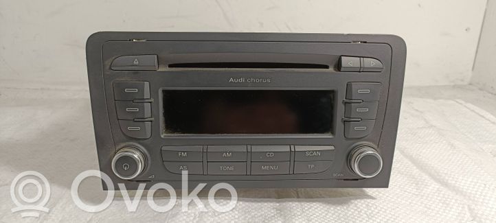 8P0035152C Audi A3 S3 A3 Sportback 8P Radio/CD/DVD/GPS head unit, 20.00 € | RRR