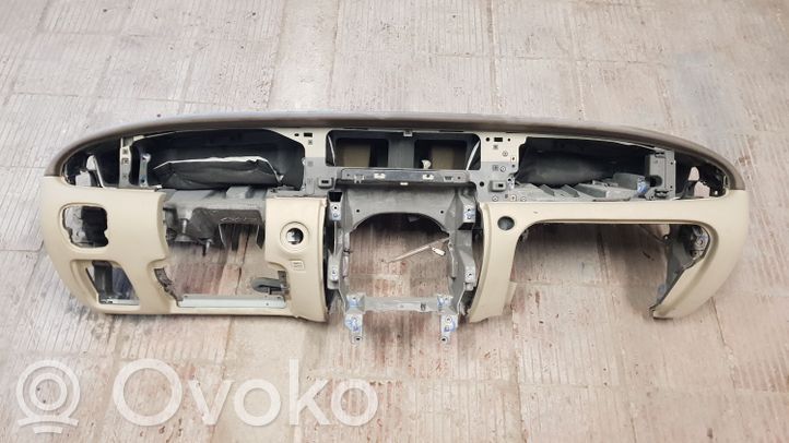 Jaguar XJ X350 Dashboard, 499.99 € | RRR