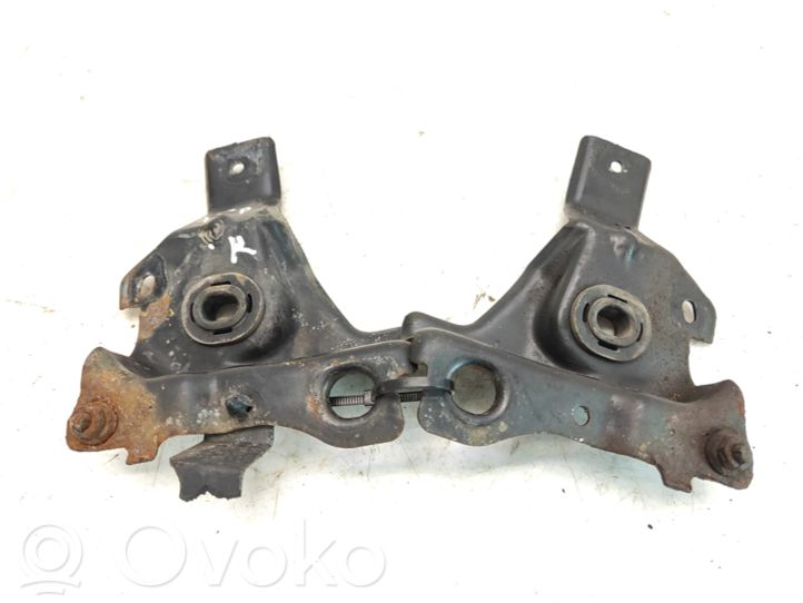 Mazda Tribute Radiator mount bracket, 129.99 € | RRR