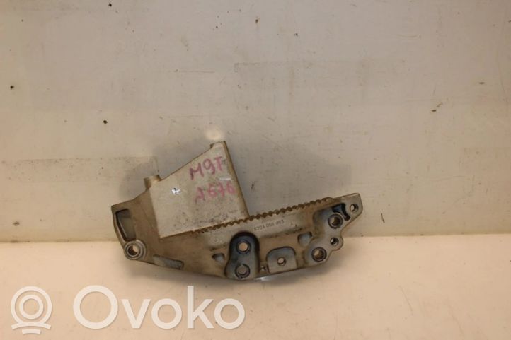 8201055993 Renault Master III Engine mount bracket, 71.87 € | RRR