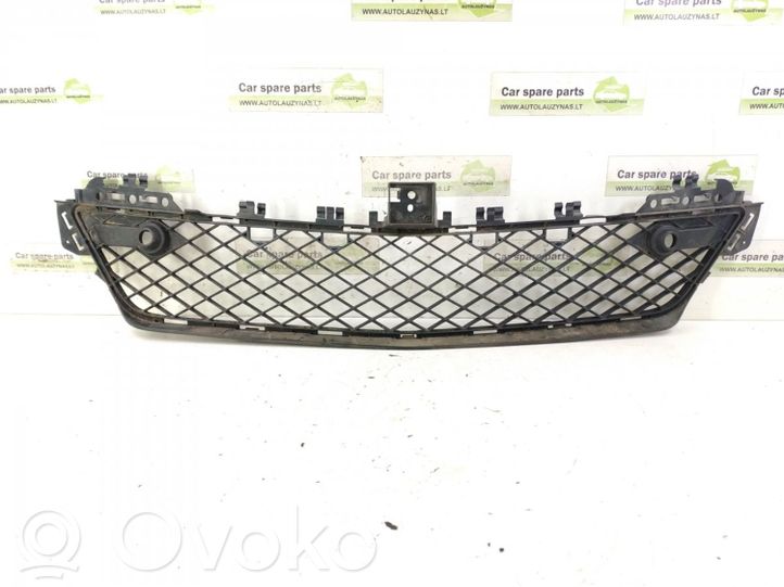 2048851324 Mercedes-Benz C W204 Grille inférieure de pare-chocs avant ...