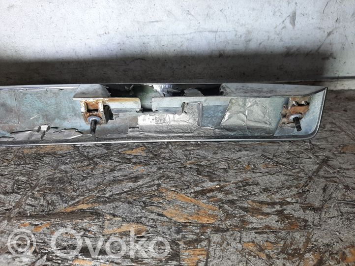 Nissan X-Trail T30 Takaluukun rekisterikilven valon palkki, 30.00 € | OVOKO