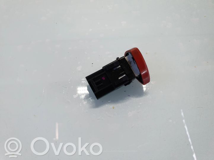 1007237 Renault Trafic II (X83) Hazard light switch, 10.00 € | RRR