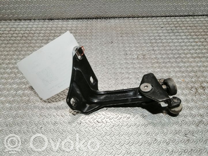 A9067600147 Volkswagen Crafter Sliding door upper roller guide/hinge ...