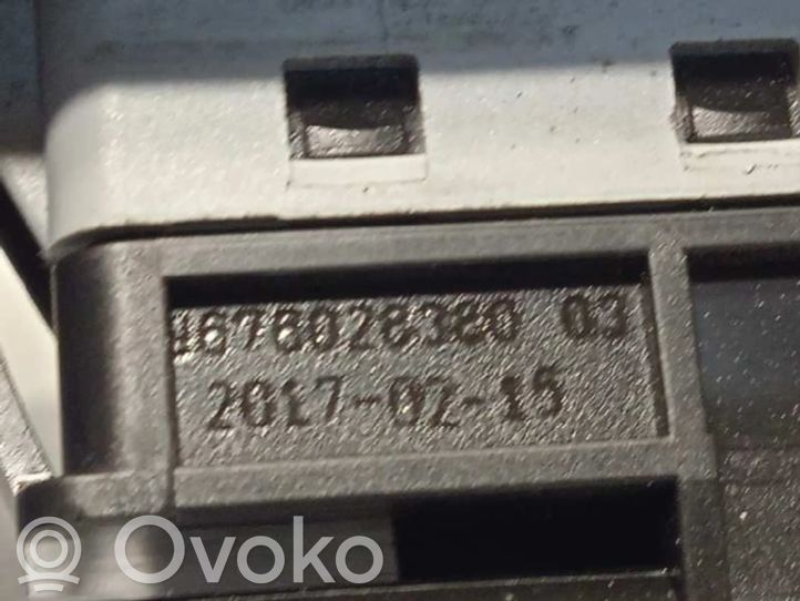 9676028380 Peugeot 308 Poignée extérieure de porte arrière, 18.62 € | OVOKO