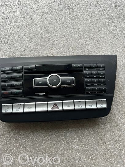 2049006909 Mercedes-Benz C W204 Radio/CD/DVD/GPS head unit, 111.46 € | RRR