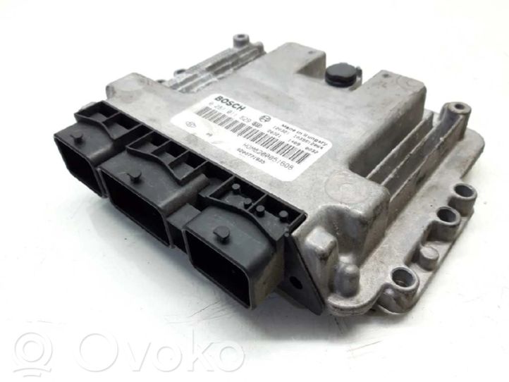 8200051600 Renault Trafic II (X83) Engine control unit/module ECU, 91. ...