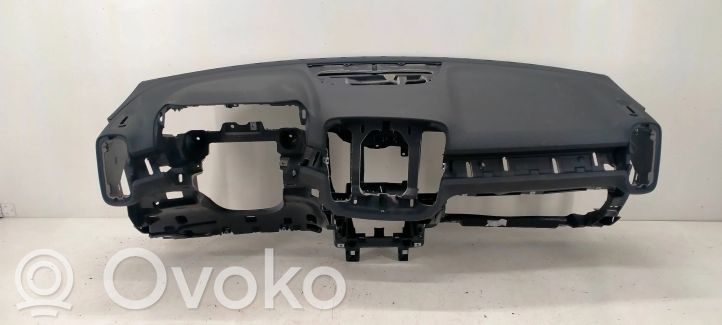 31442559 Volvo XC40 Dashboard, 540.47 € | RRR