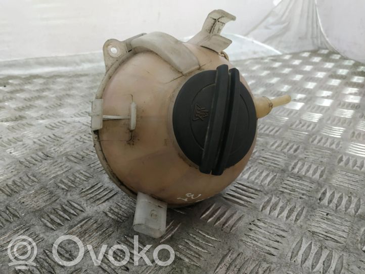 1K0121407A Volkswagen Tiguan Coolant expansion tank/reservoir, 5.00 € | RRR
